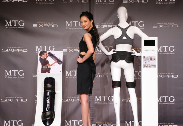 菜々緒さんが美ヒップラインを披露! 「SIXPAD」初の女性向けEMS「Bottom Belt」の新CMが公開～ヒップアップに必要な筋肉を鍛えるEMS。「今のお尻は65点」と菜々緒さん - ネタとぴ