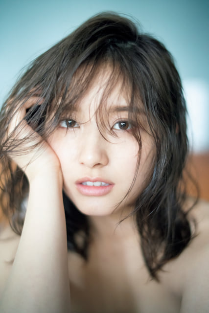 舞台でも活躍、元AKB48・大和田南那がベトナムの世界遺産の街・ホイアンで水着やランジェリー姿を披露! デビュー10周年記念写真集「encounter」が発売決定～「FLASH」で先行アザー ...