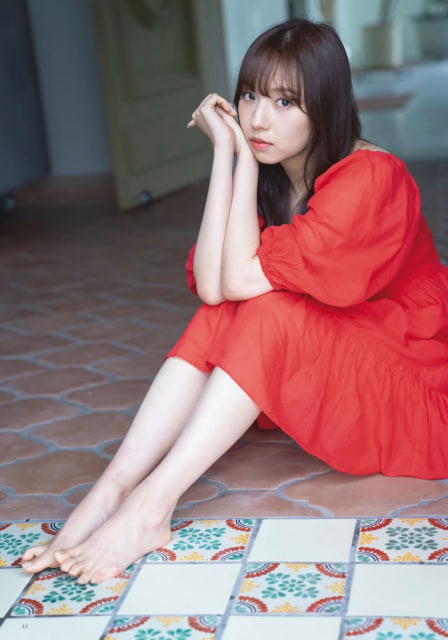 元乃木坂46・新内眞衣がドレスからのぞくスラリとした美脚披露 「めざましテレビ」お天気キャスター林佑香のフレッシュな魅力 撮り下ろし